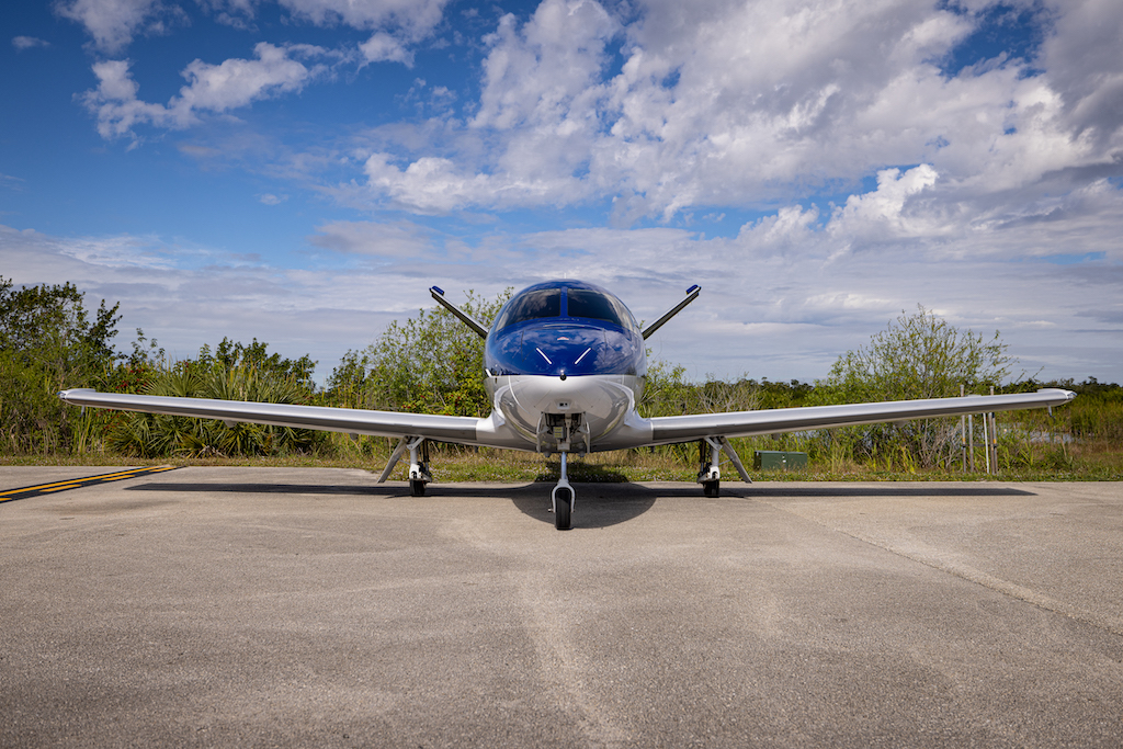 SOLD: 2018 CIRRUS SF50 G1 Vision Jet (N60SJ) | Lone Mountain Aircraft