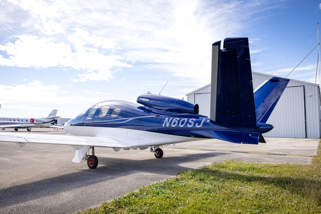 SOLD: 2018 CIRRUS SF50 G1 Vision Jet (N60SJ) | Lone Mountain Aircraft