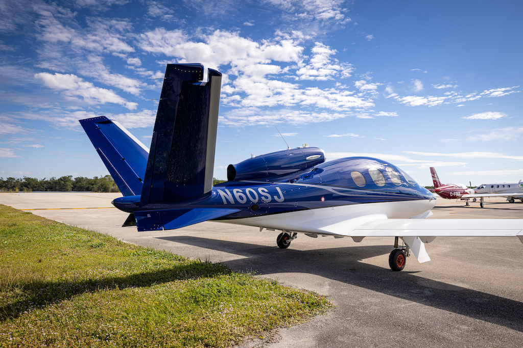 SOLD: 2018 CIRRUS SF50 G1 Vision Jet (N60SJ) | Lone Mountain Aircraft