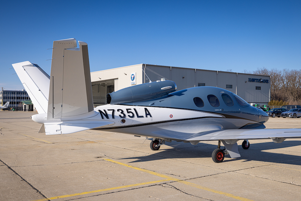 SOLD: 2018 CIRRUS SF50 G1 Vision Jet (N735LA) | Lone Mountain Aircraft